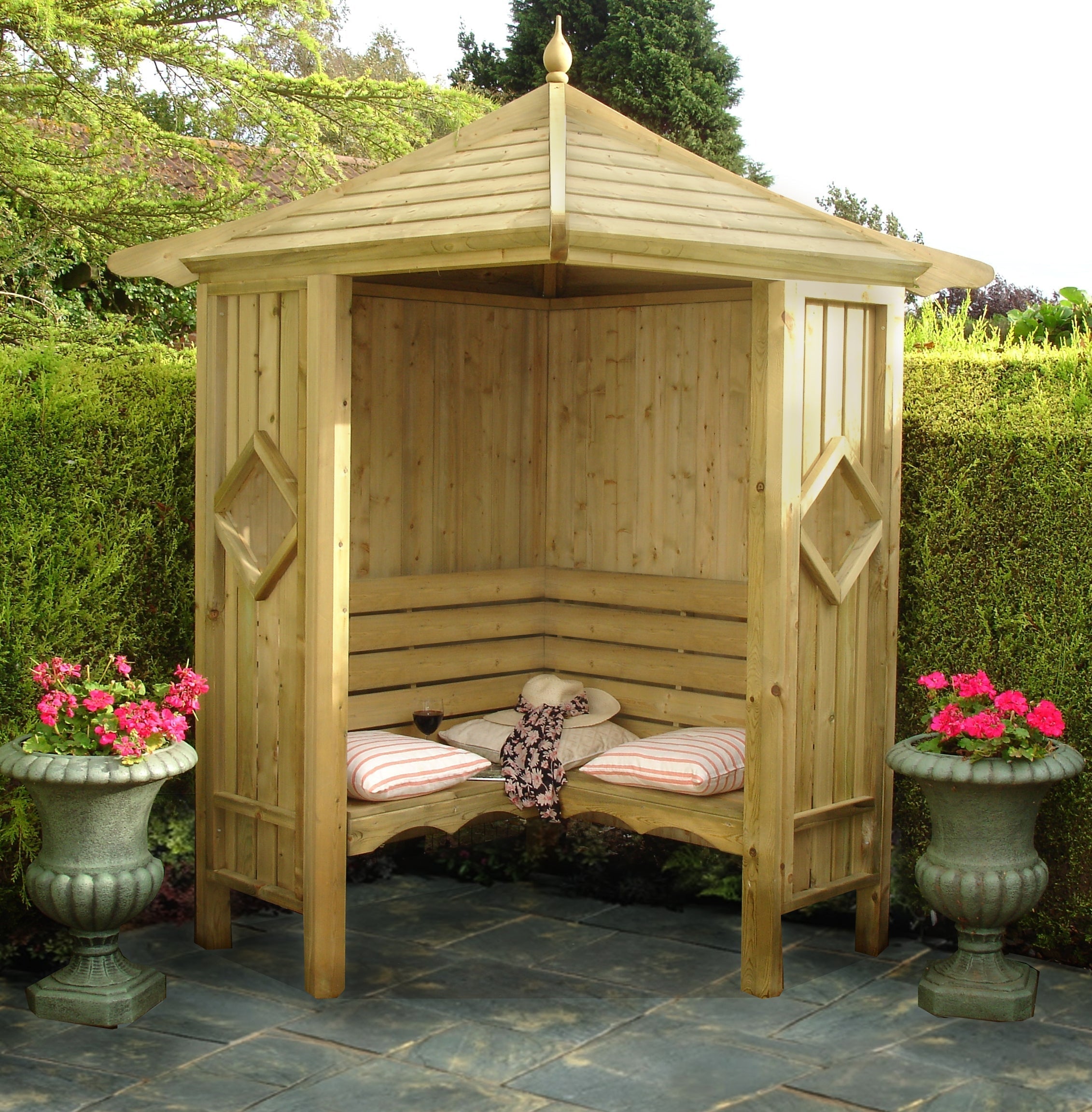 Corner Arbour with Roof: The Ultimate Guide to Enclosed Garden Arbours ...